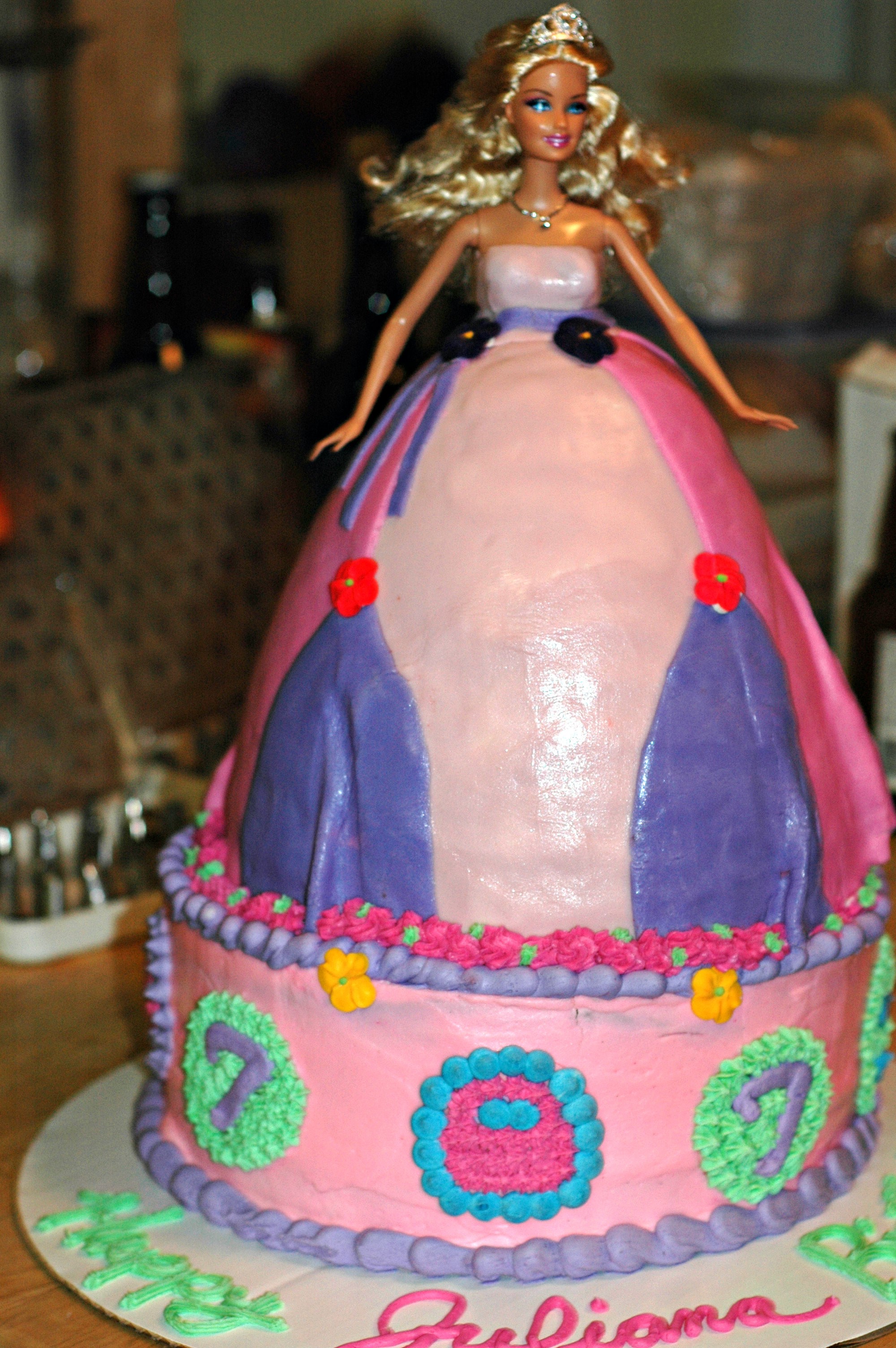 Moar Adventures in Cake! | Mindy Bakes