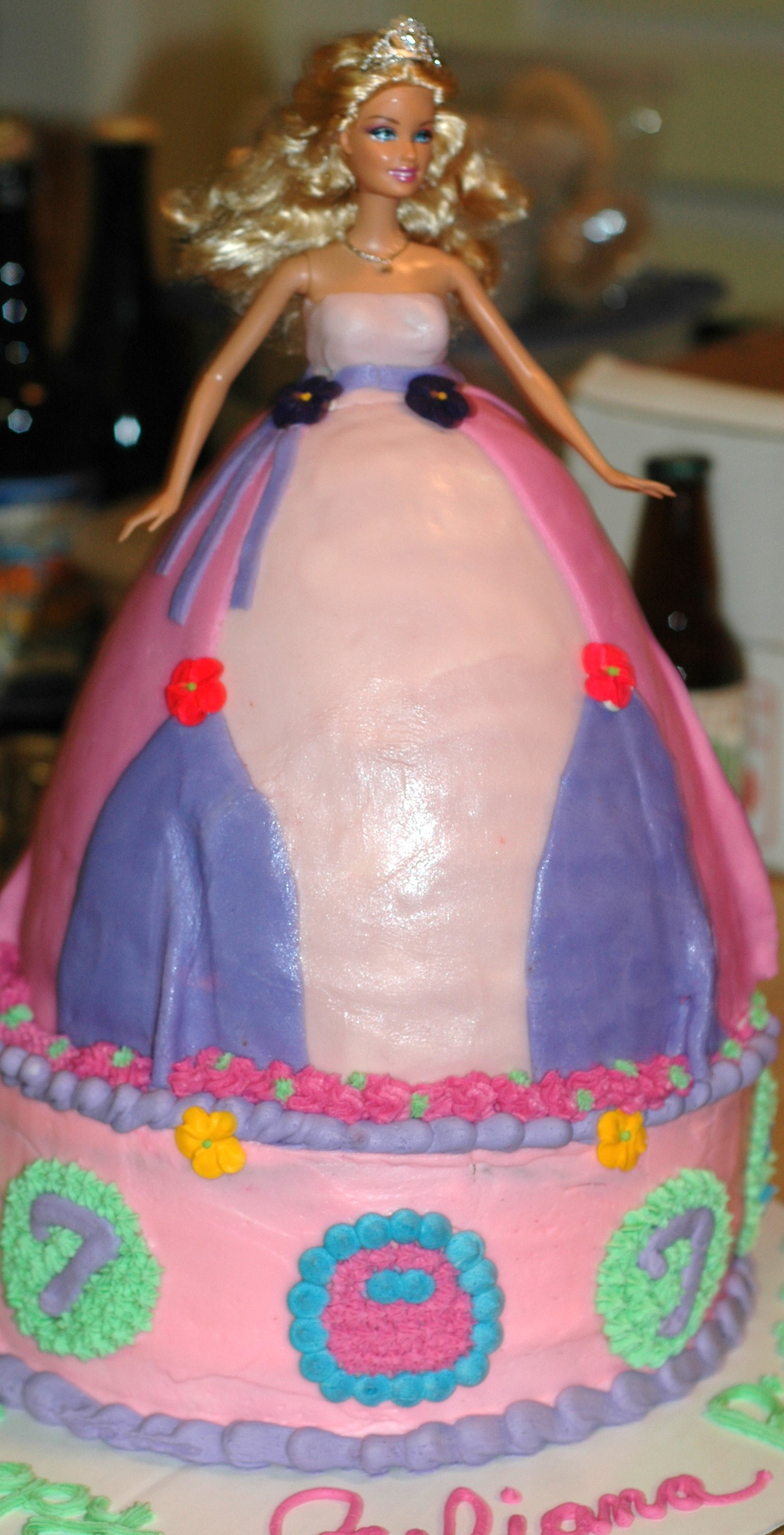 Moar Adventures in Cake! | Mindy Bakes